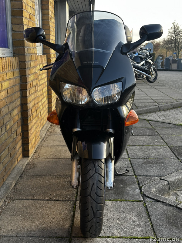 Brugt Honda VFR 800 F 1999 til salg - 123mc