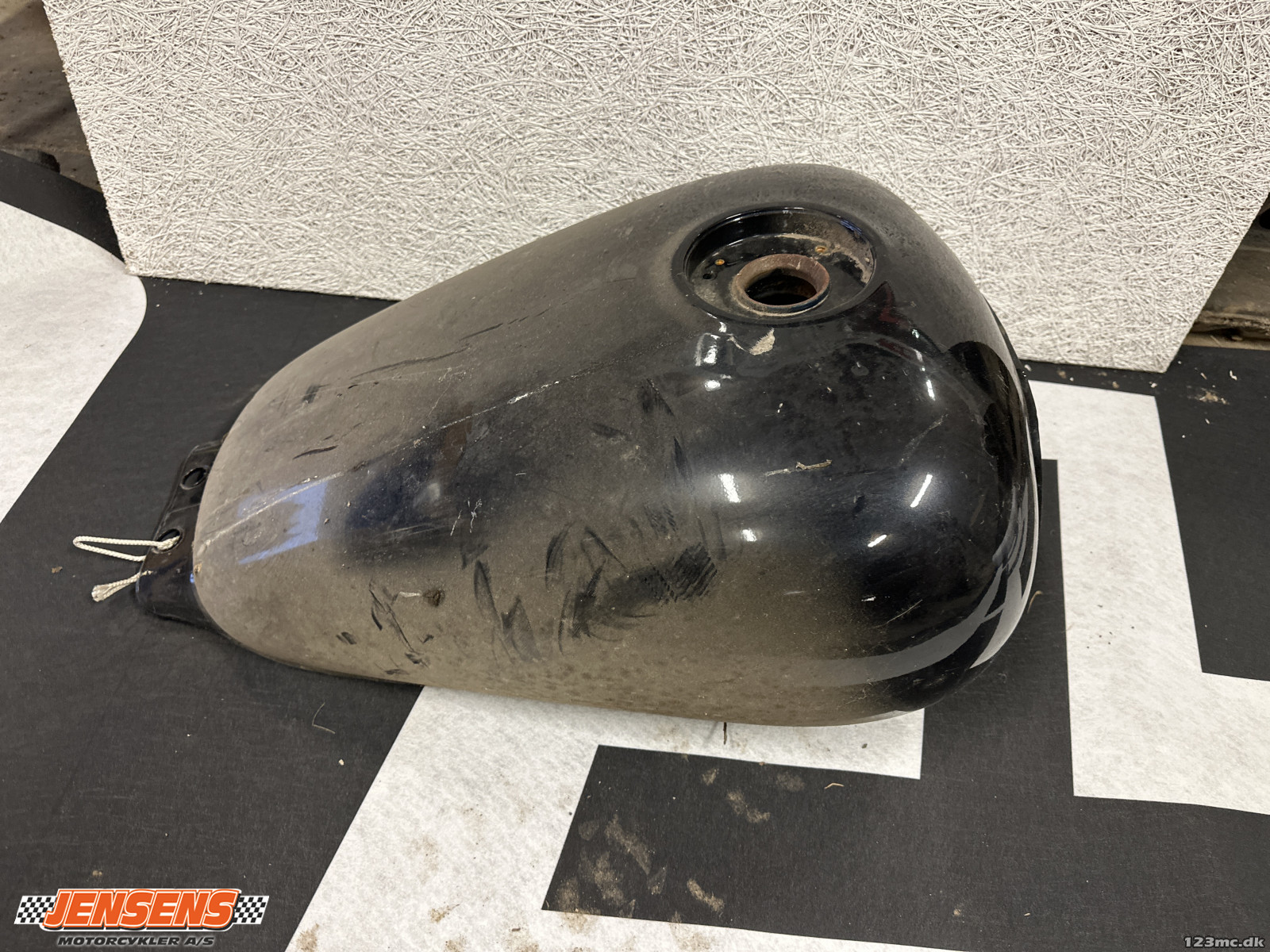 Tank til Suzuki VZ 800 Marauder til salg - 123mc