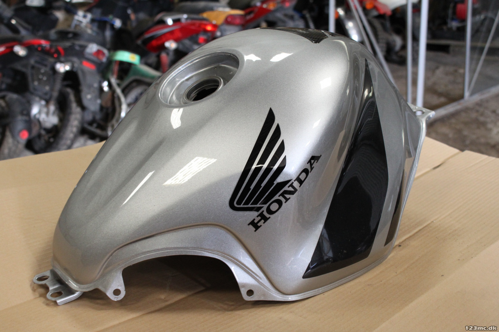 Benzintank til Honda CBR 1000 til salg - 123mc